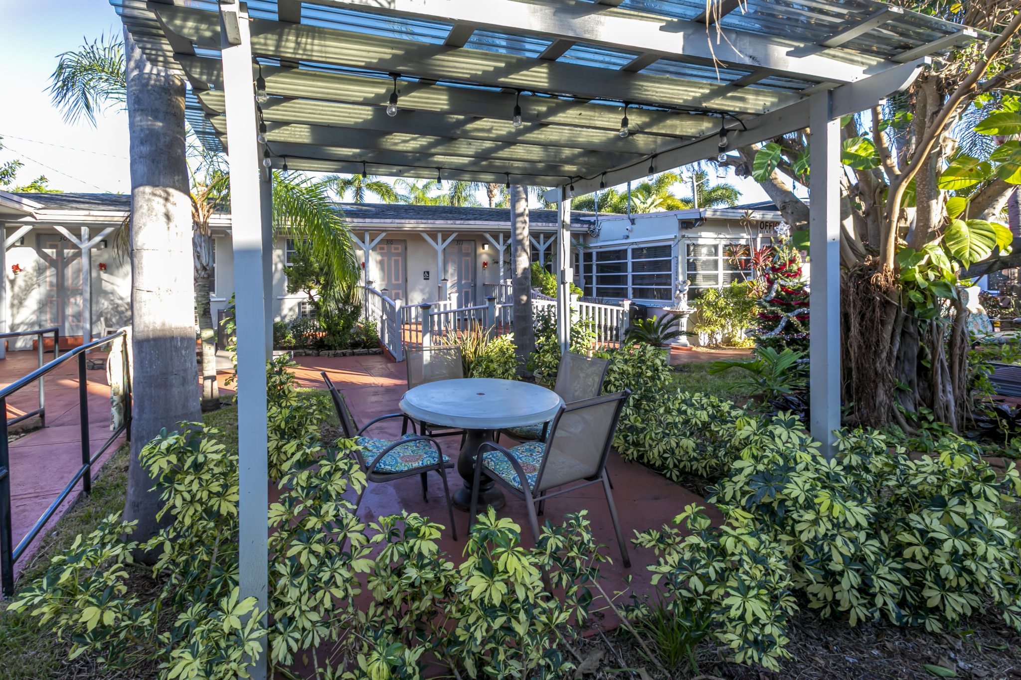 Gallery - Richard's Motel Extended Stay